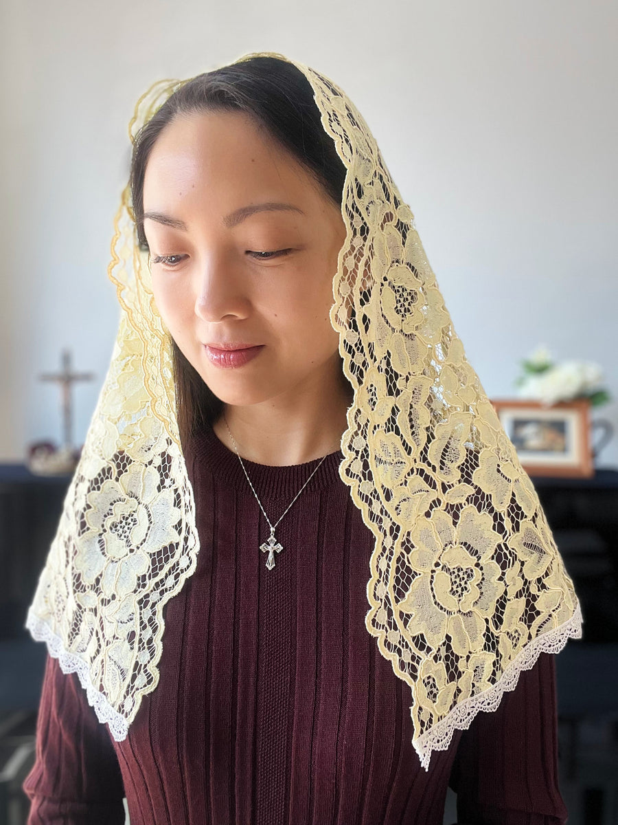 "Jesus Christ is Risen Today " Lace Waterfall D Mantilla (Light Yellow ...
